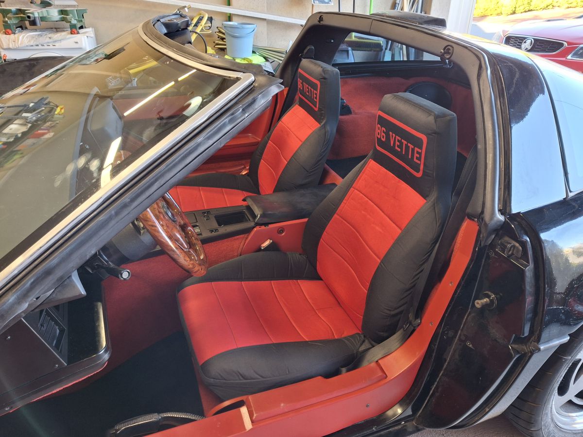 2-Tone Car Seat Covers: Black and Red - Semi-custom Fit - Front - Will ...