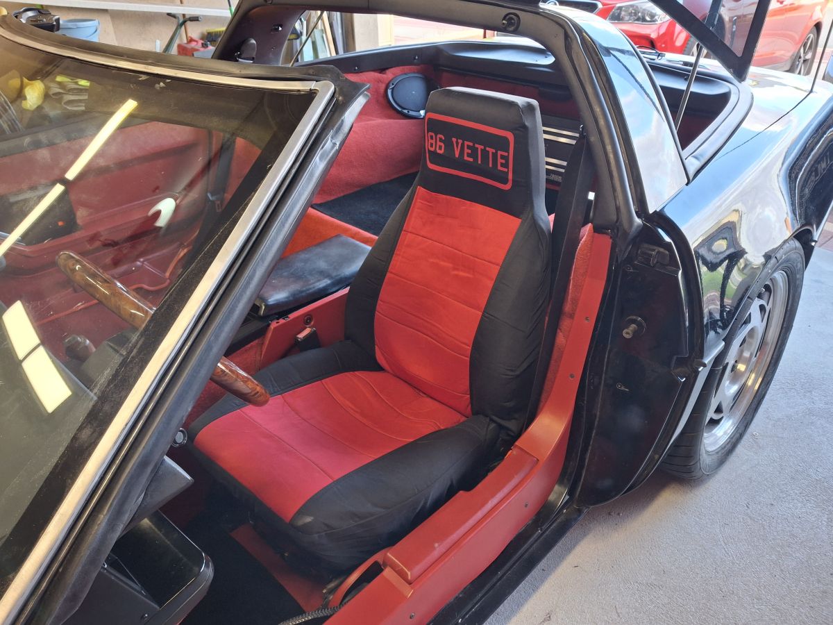 2-Tone Car Seat Covers: Black and Red - Semi-custom Fit - Front - Will ...
